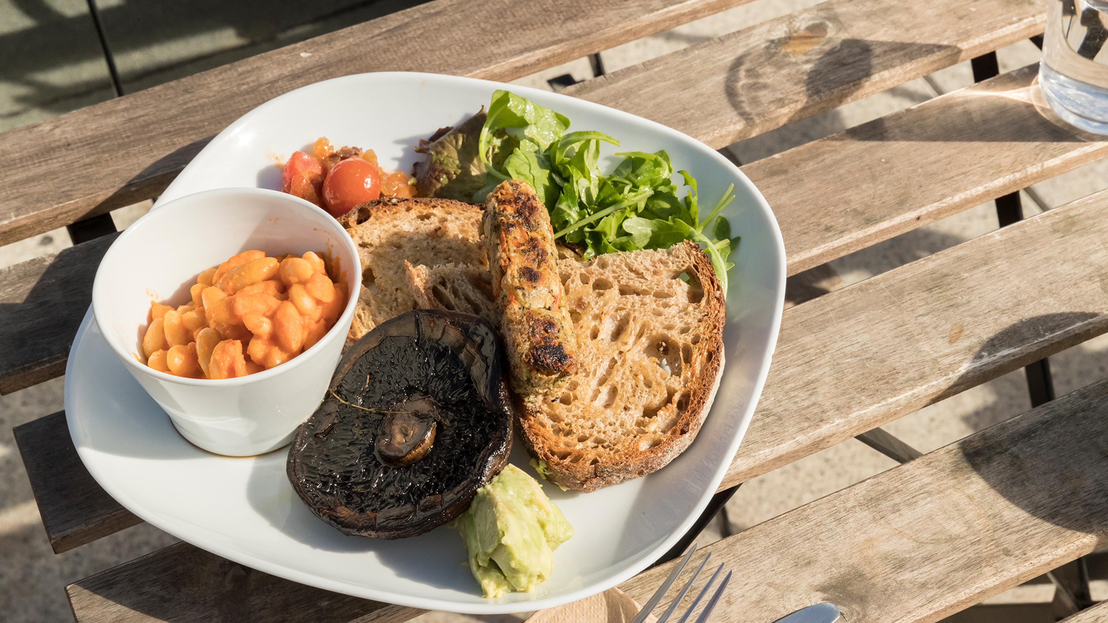 5 beautiful London parks with cafés to match | Foodism