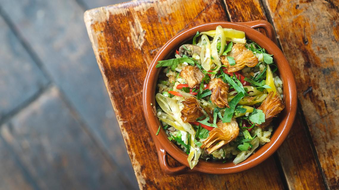 Make Casa do Frango's African-inspired green rice | Recipes | Foodism