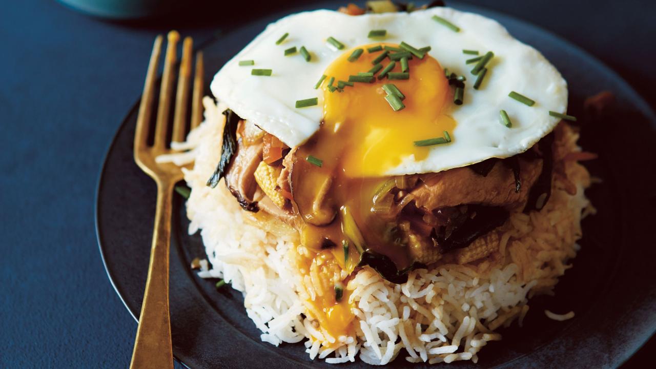 Make Selina Periampillai’s sunny-side-up egg, chicken and pak choi rice ...